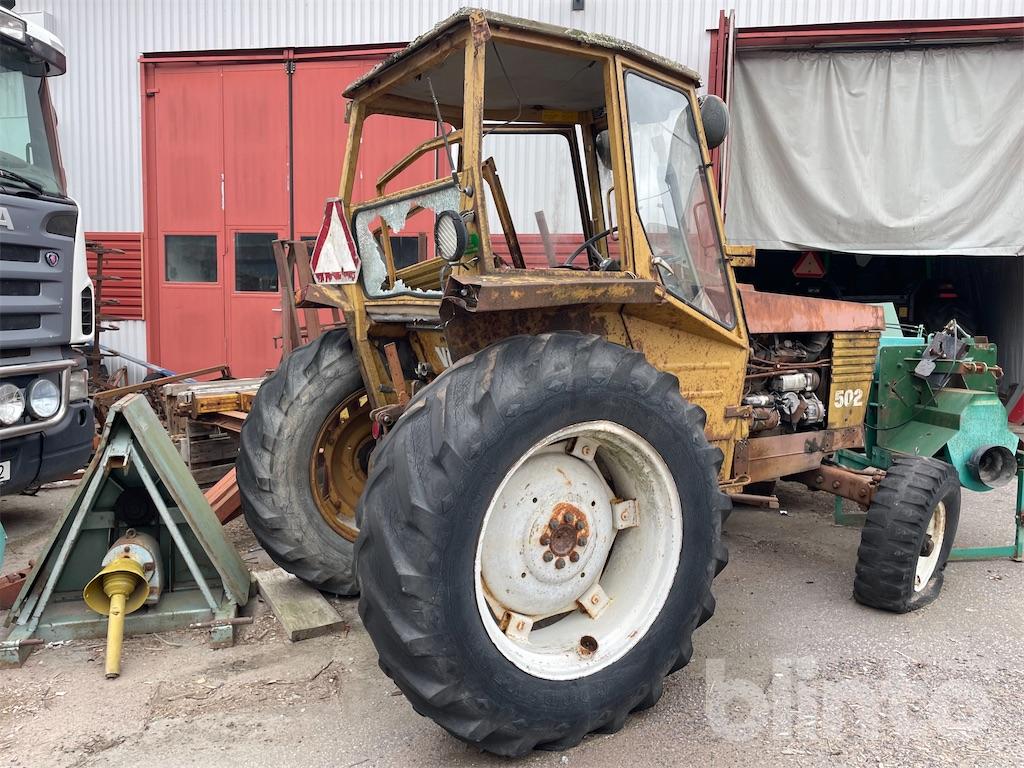 Traktor - VALMET 502 | Blinto auktioner