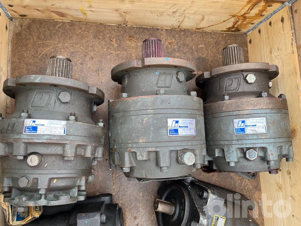 Hydraulpumpar 9st - Brevini & Parker | Blinto auktioner