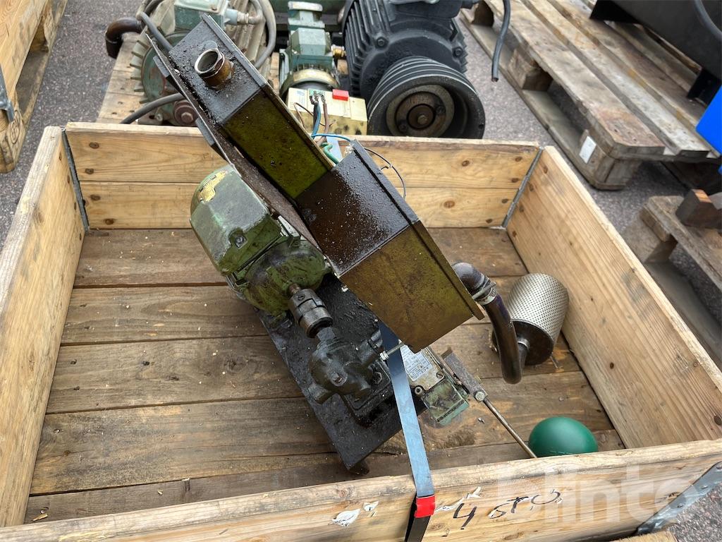 Pump - VEM | Blinto auktioner