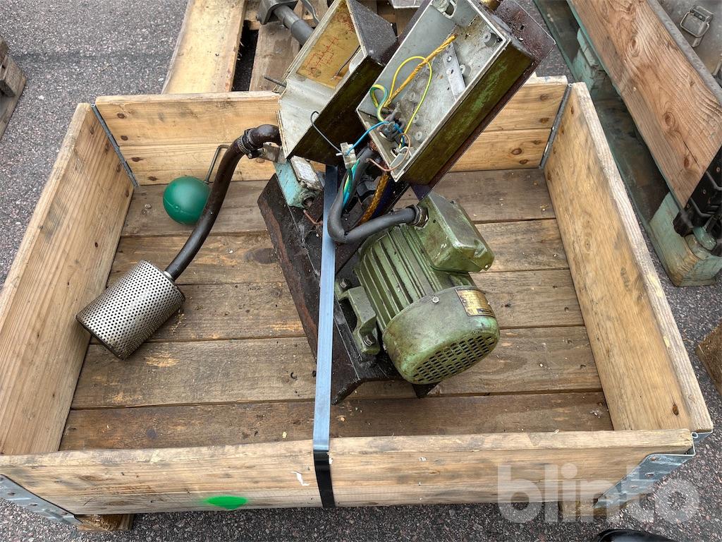 Pump - VEM | Blinto auktioner