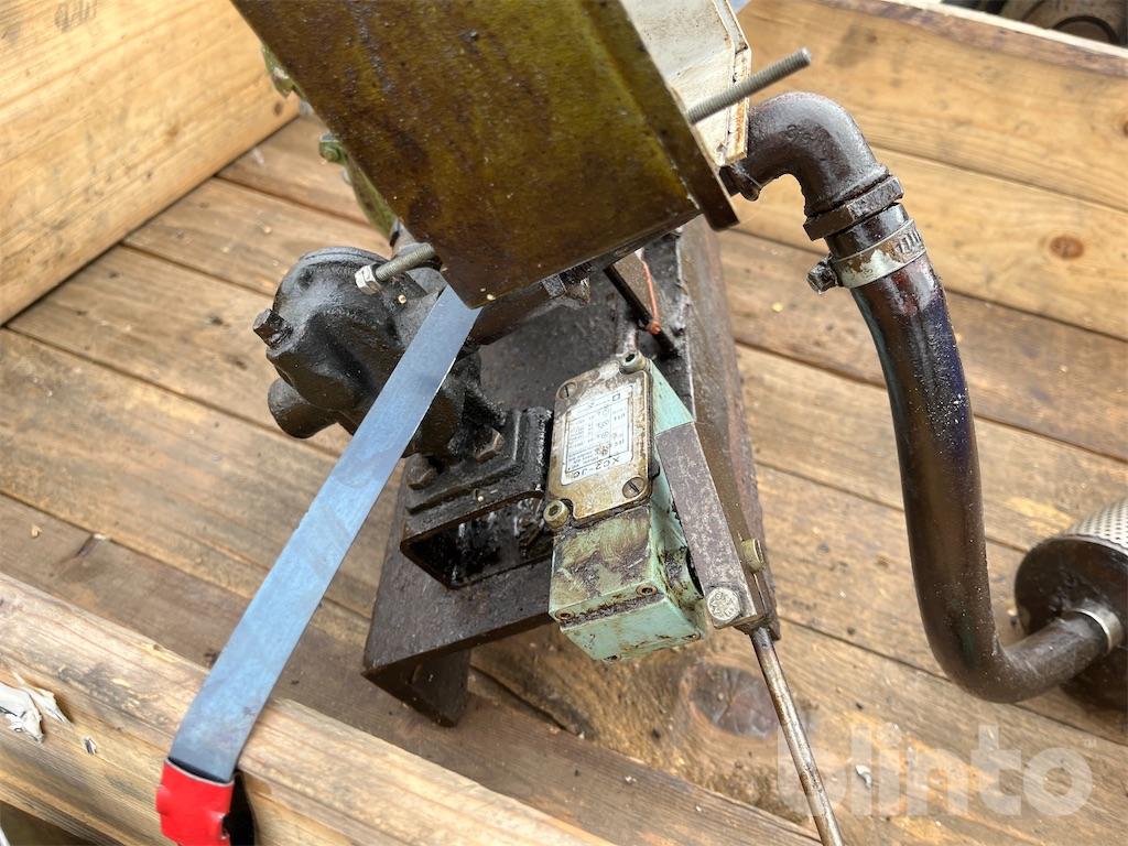 Pump - VEM | Blinto auktioner