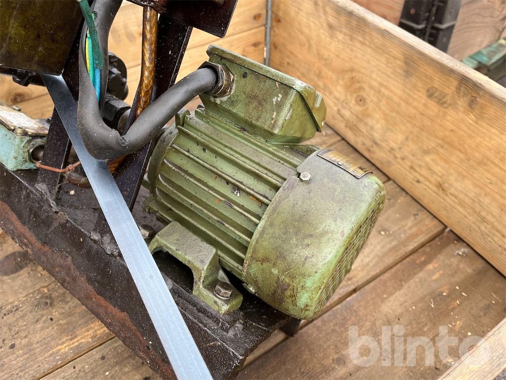 Pump - VEM | Blinto auktioner