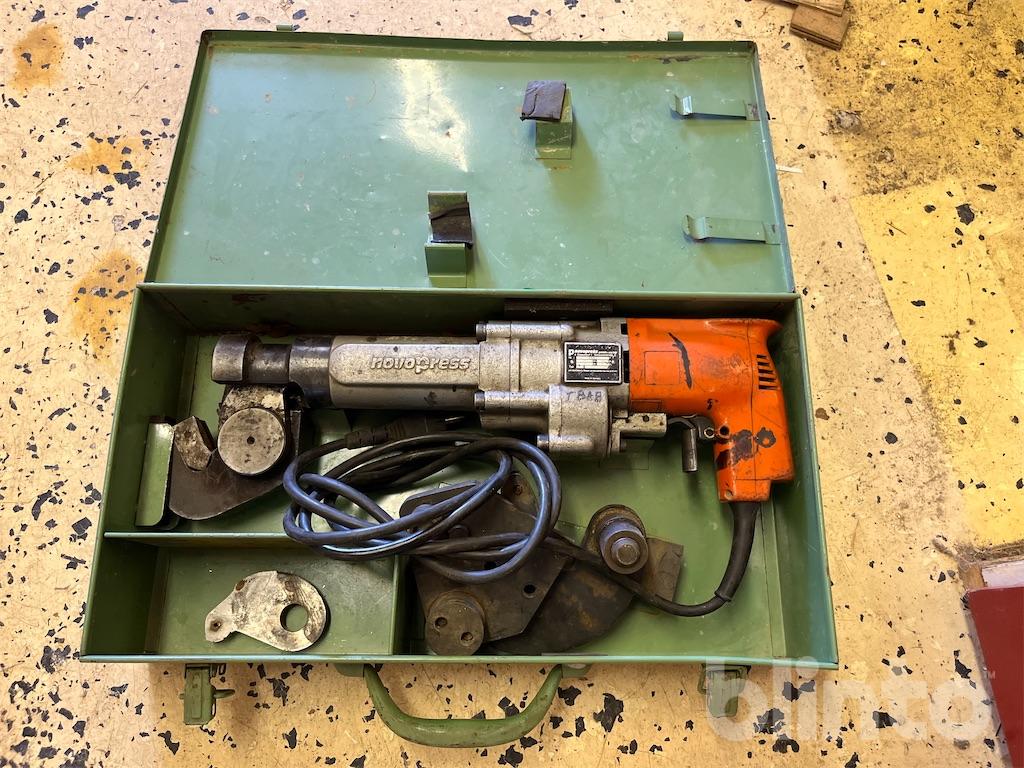 Pressmaskin - Novopress EM3 | Blinto auktioner