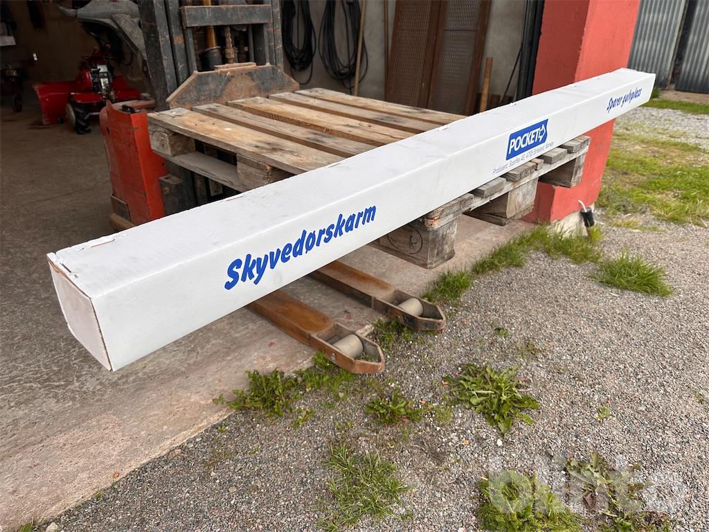 Skjutdörrskarm - Scanflex | Blinto auktioner