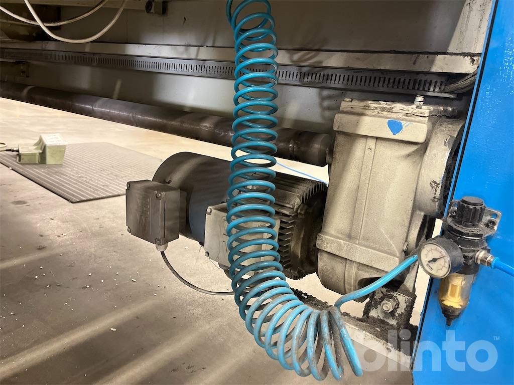 Kantvik Maskin - Göteneds K25 | Blinto auktioner