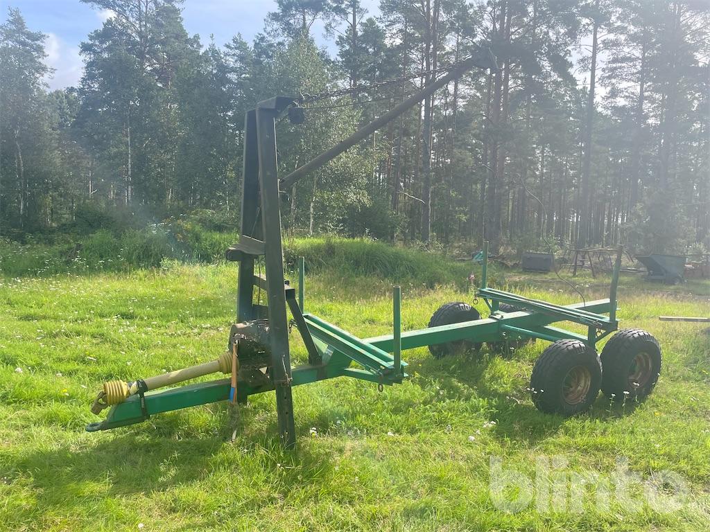 Skogskärra boggie - Med starkran | Blinto auktioner