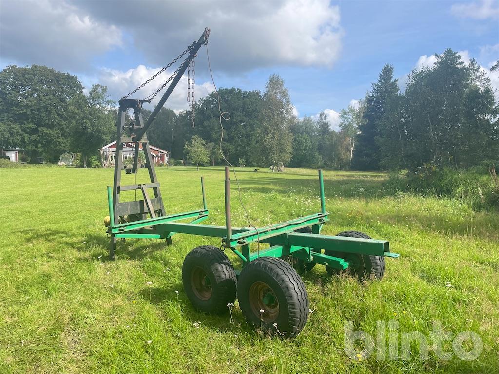 Skogskärra boggie - Med starkran | Blinto auktioner