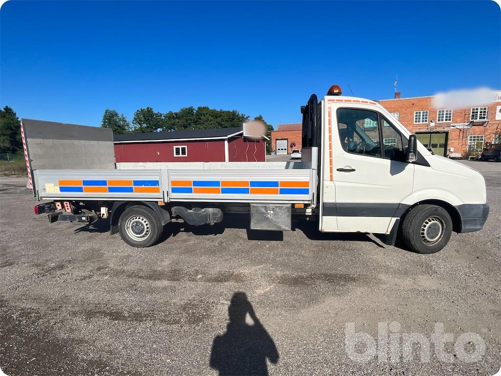 Lätt lastbil - VW CRAFTER 35 Flak med bakgavel-lyft 2011 | Blinto auktioner