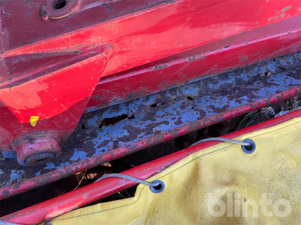 Slåtterkross - Taarup 305 | Blinto auktioner