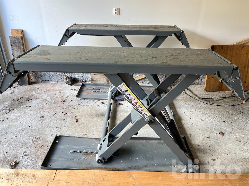 Saxlyft - Hawk 3000kg | Blinto auktioner