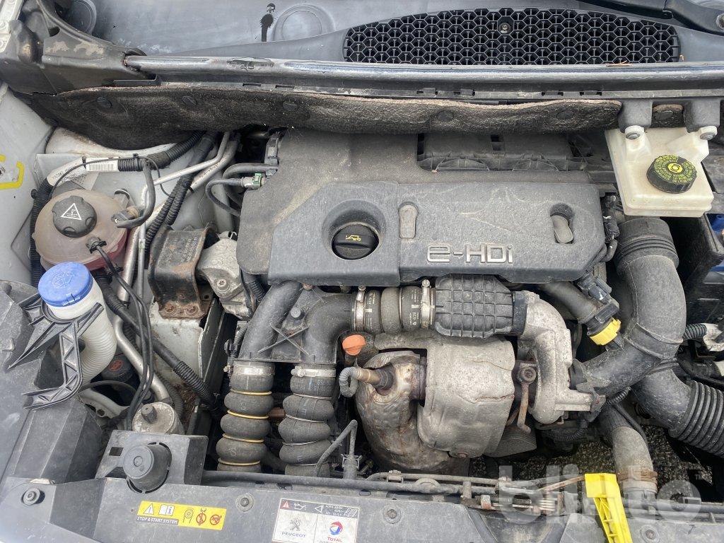 Skåpbil - Peugeot | Blinto auktioner