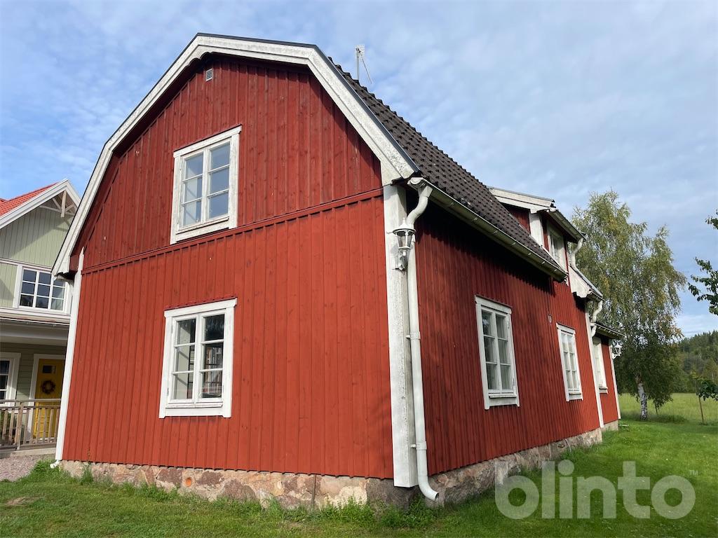 Hus - Timrad stuga | Blinto auktioner