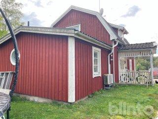 Hus - Timrad stuga | Blinto auktioner
