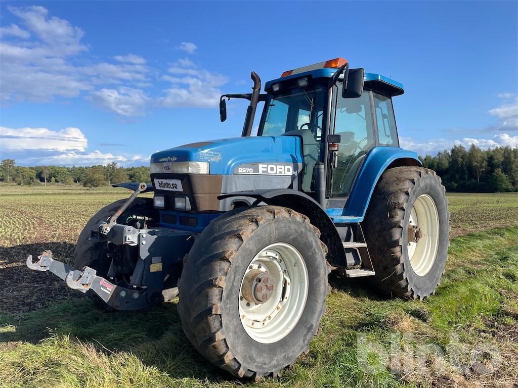 Traktor - NEW HOLLAND 8970 4WD (1142913) - Hitta auktioner på BidPal