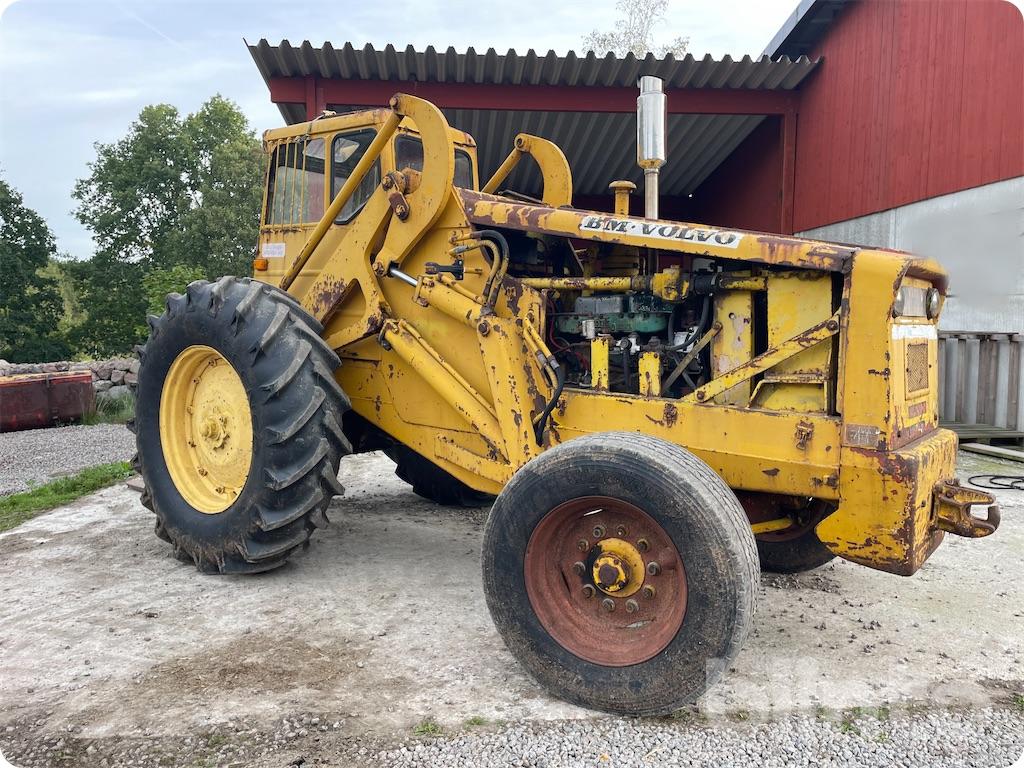 Baklastare - Volvo 225 | Blinto auktioner