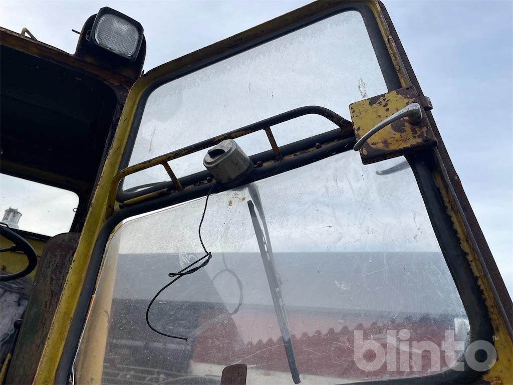 Baklastare - Volvo 225 | Blinto auktioner