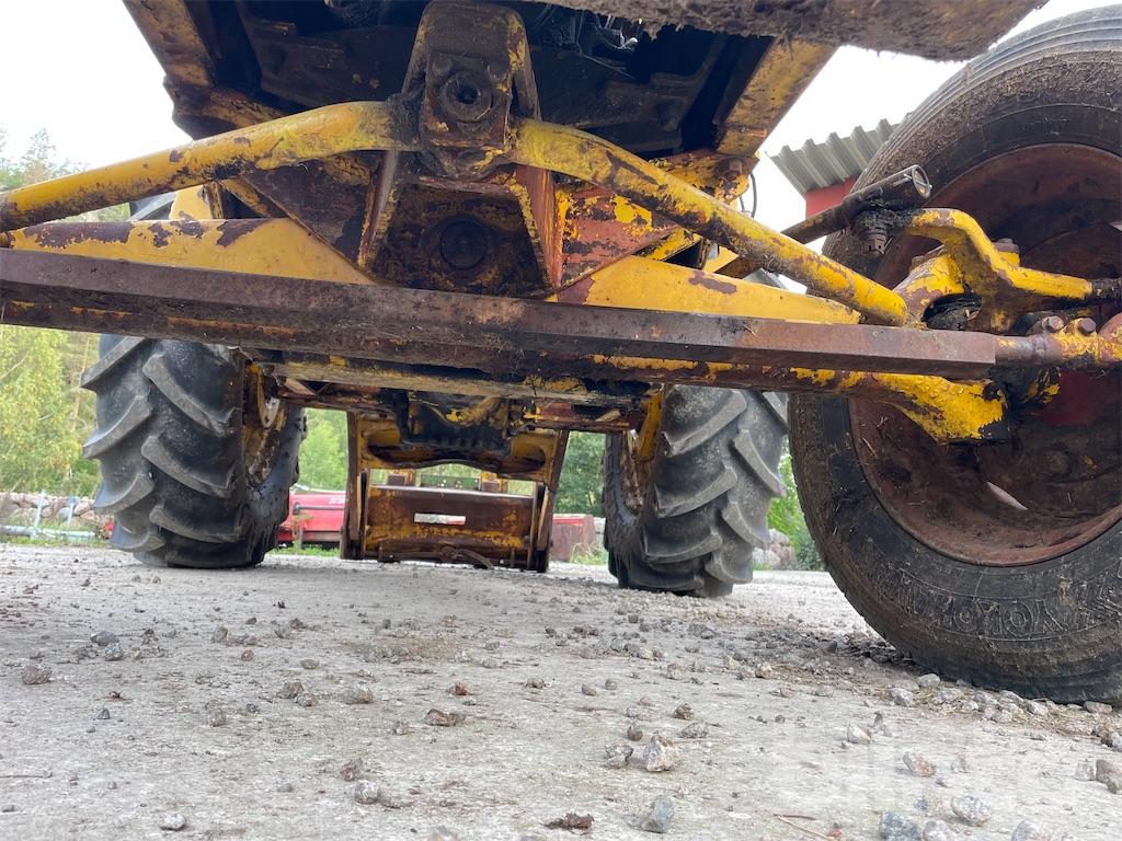 Baklastare - Volvo 225 | Blinto auktioner