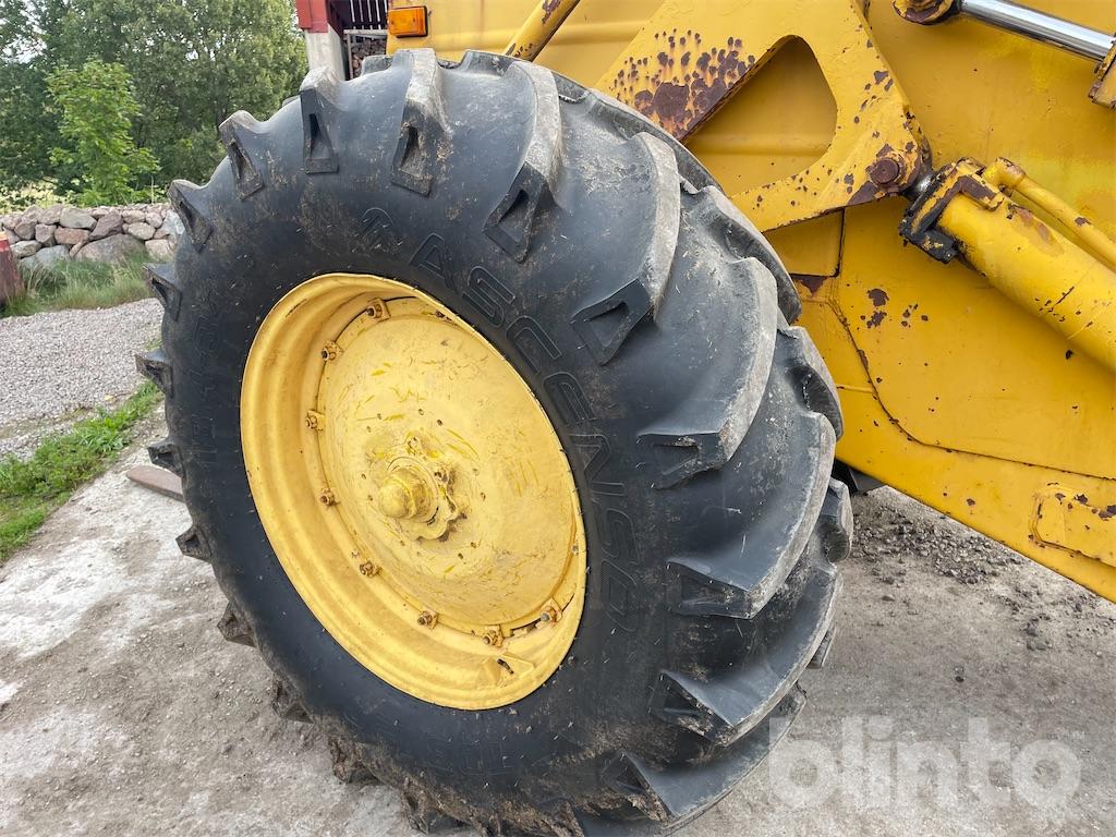 Baklastare - Volvo 225 | Blinto auktioner