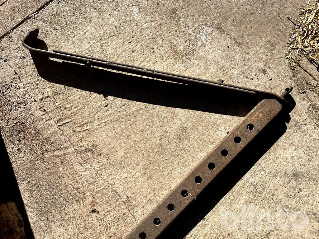 Stabiliseringsstag - Med hålbom för Ferguson | Blinto auktioner