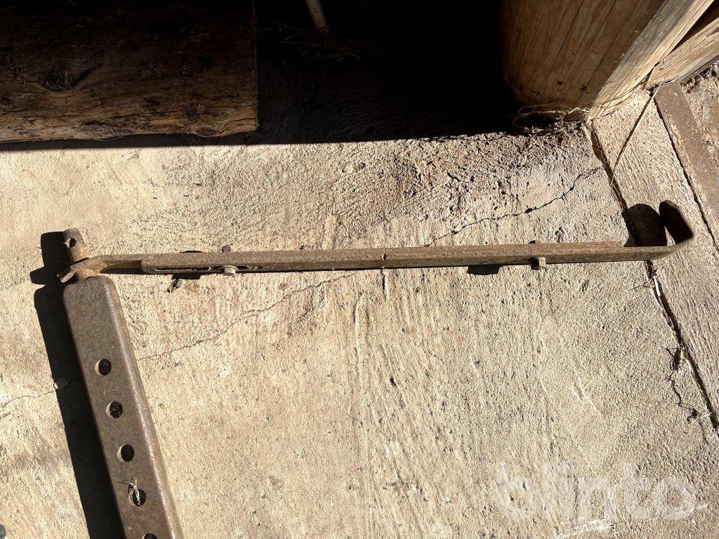 Stabiliseringsstag - Med hålbom för Ferguson | Blinto auktioner