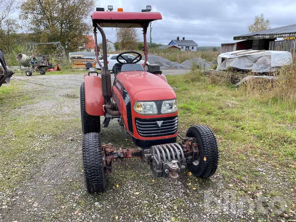 Traktor - EUROPARD 254A | Blinto auktioner