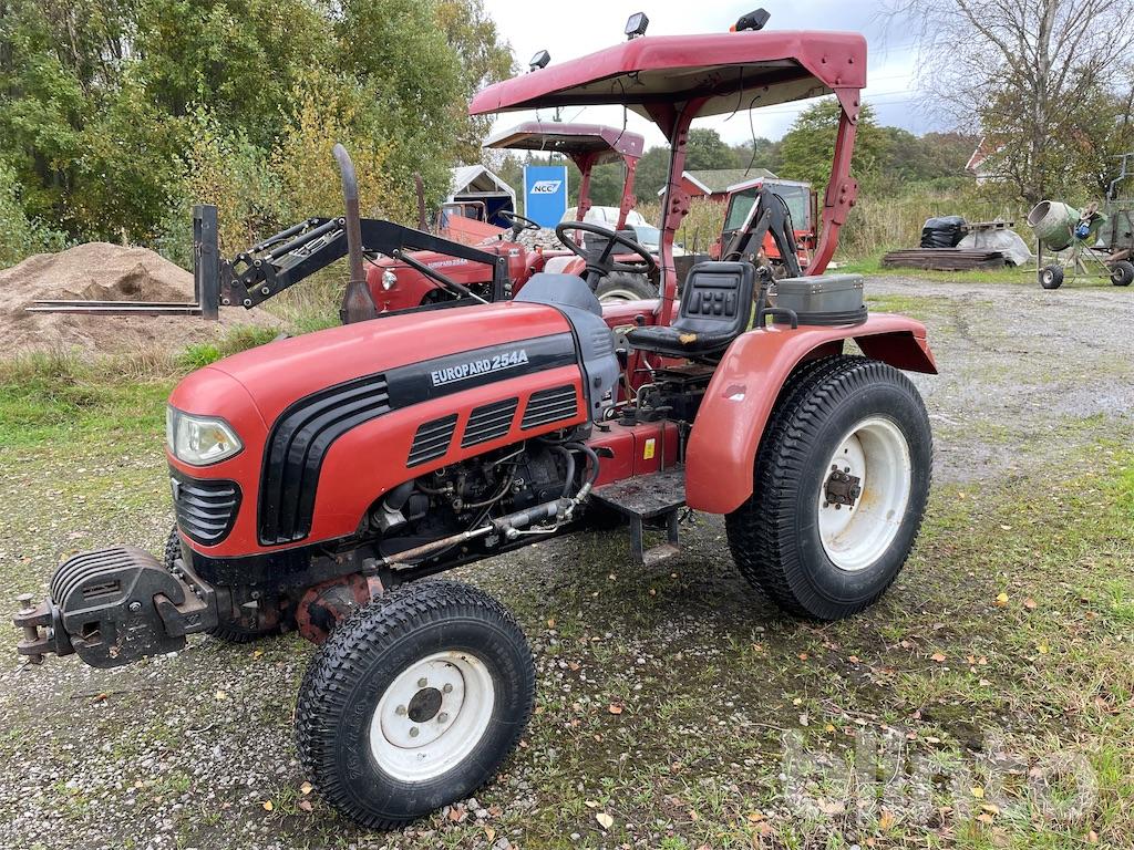 Traktor - EUROPARD 254A | Blinto auktioner