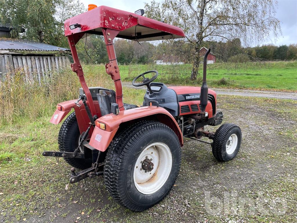 Traktor - EUROPARD 254A | Blinto auktioner