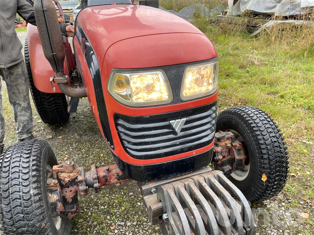 Traktor - EUROPARD 254A | Blinto auktioner