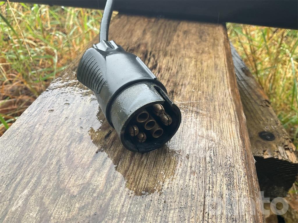 Rundbalskärra - Palmse Trailer 3800 | Blinto auktioner