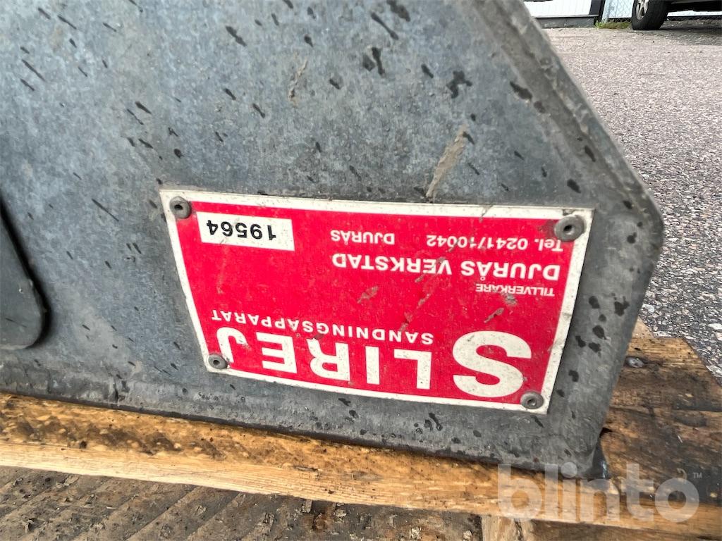 Sandspridare Lastbil - SLIREJ SS | Blinto auktioner