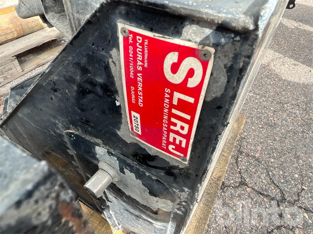 Sandspridare Lastbil - SLIREJ SS | Blinto auktioner