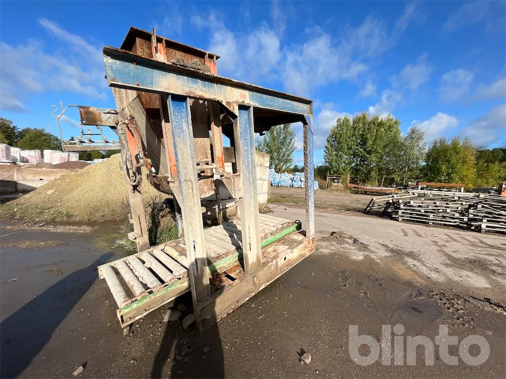 Betongficka - Med rullband | Blinto auktioner