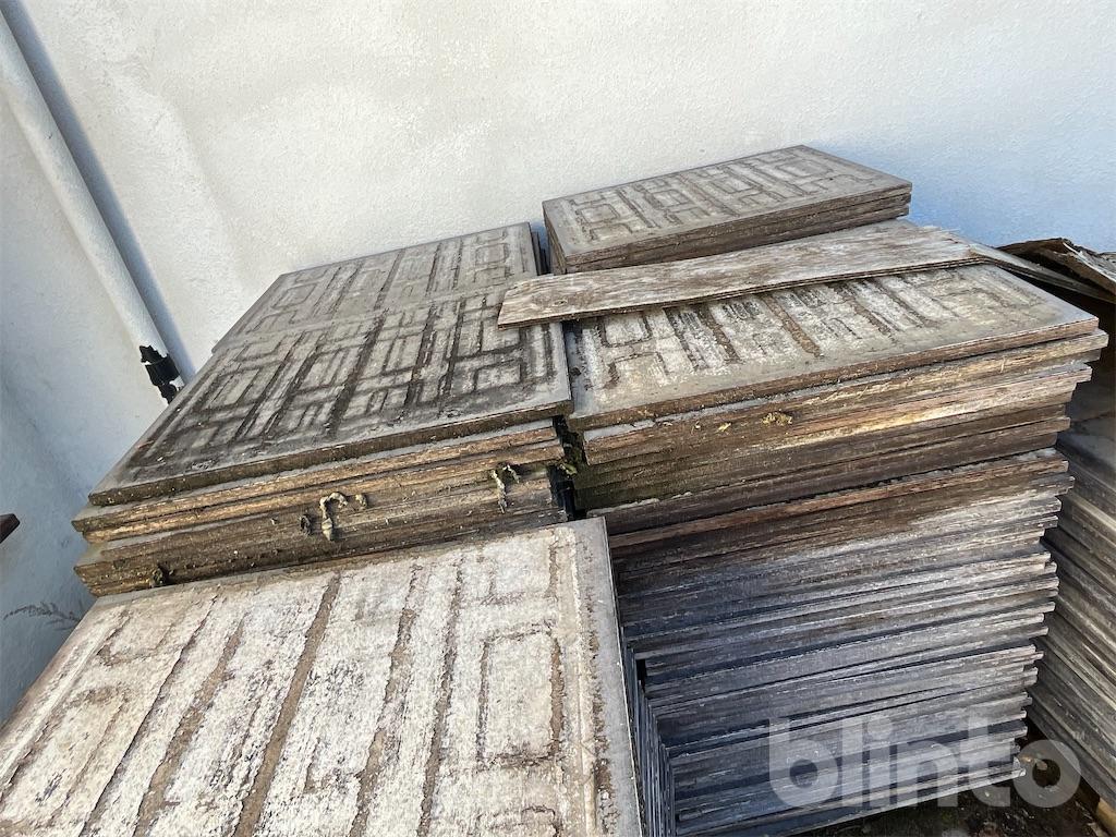 Plyfa - Plywoodskivor ca 300 stycken | Blinto auktioner