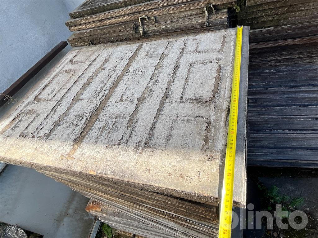 Plyfa - Plywoodskivor ca 300 stycken | Blinto auktioner