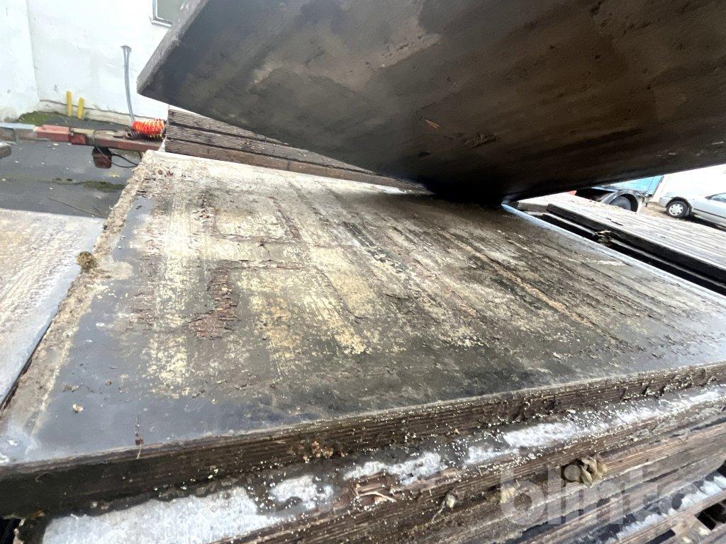 Plyfa - Plywoodskivor ca 300 stycken | Blinto auktioner