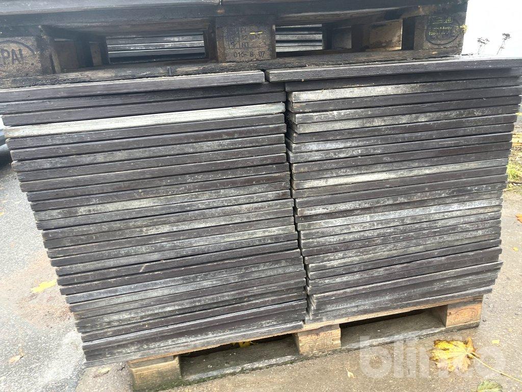 Plyfa - Plywoodskivor ca 300 stycken | Blinto auktioner