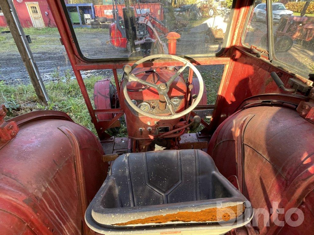 Traktor - Volvo BM Boxer 350 | Blinto auktioner