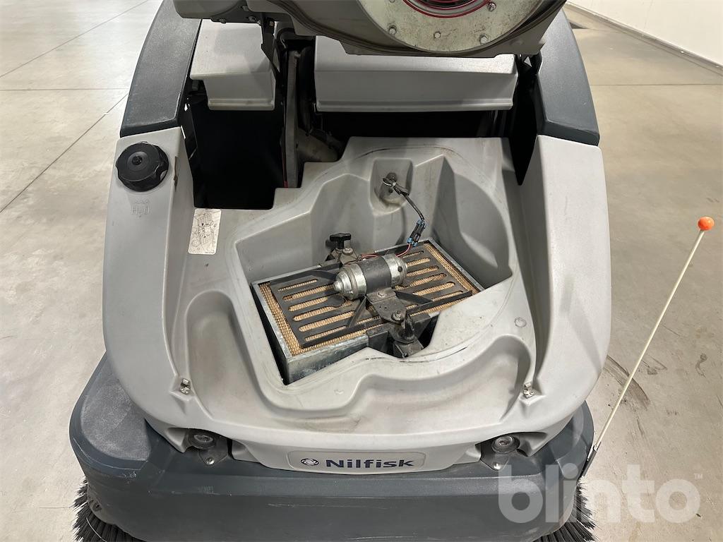 Skurmaskin - Nilfisk CS 700 Ecoflex | Blinto auktioner