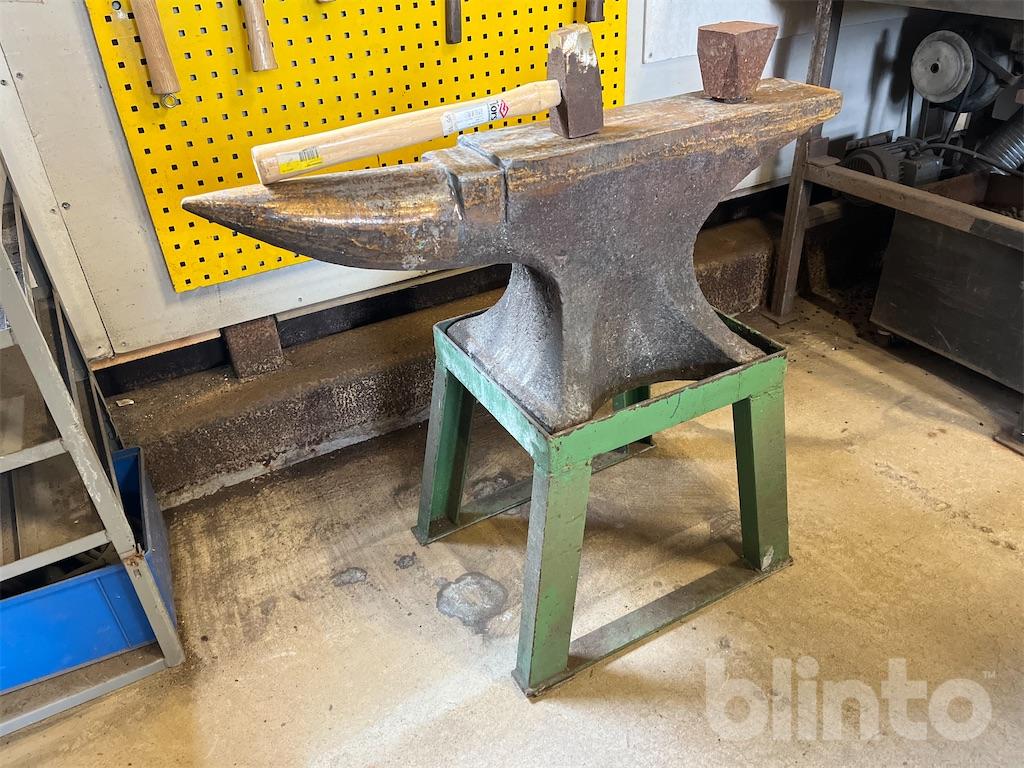 Komplett Smedja - Med utsug | Blinto auktioner