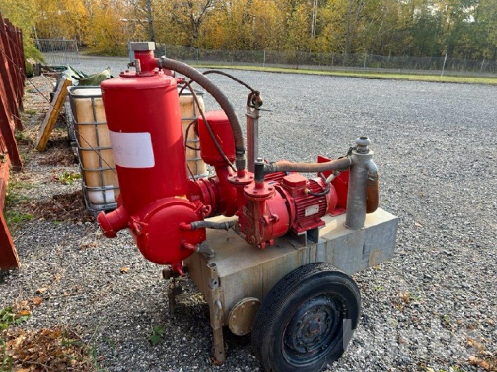 Vatten och luft pump - Okänt | Blinto auktioner