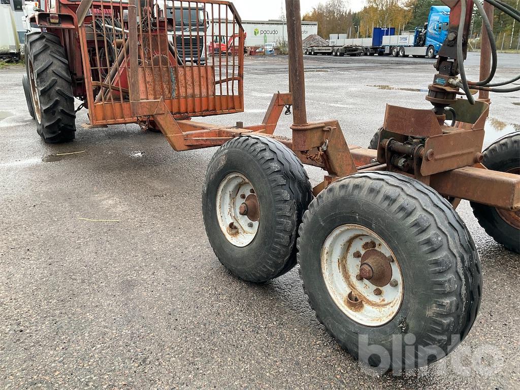 Skogstraktor & vagn - VOLVO-BM T 650 | Blinto auktioner