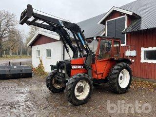 Traktor 4WD - Valmet | Blinto auktioner