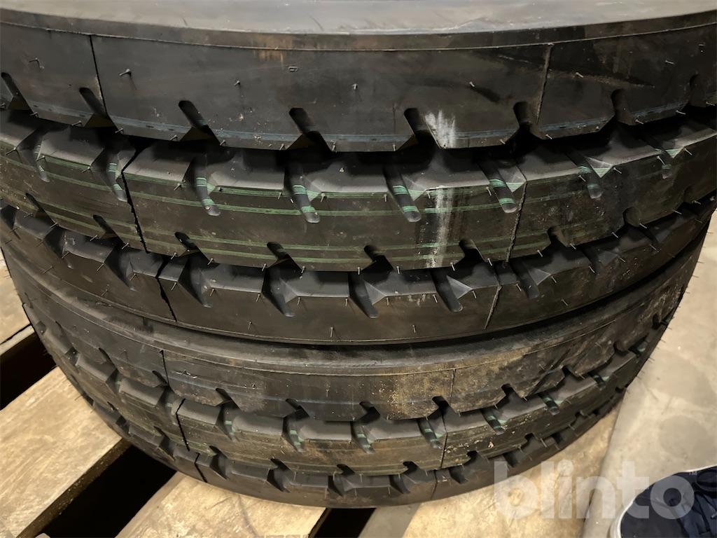 2st nya truckdäck - Continental RV20 8.25R15 | Blinto auktioner