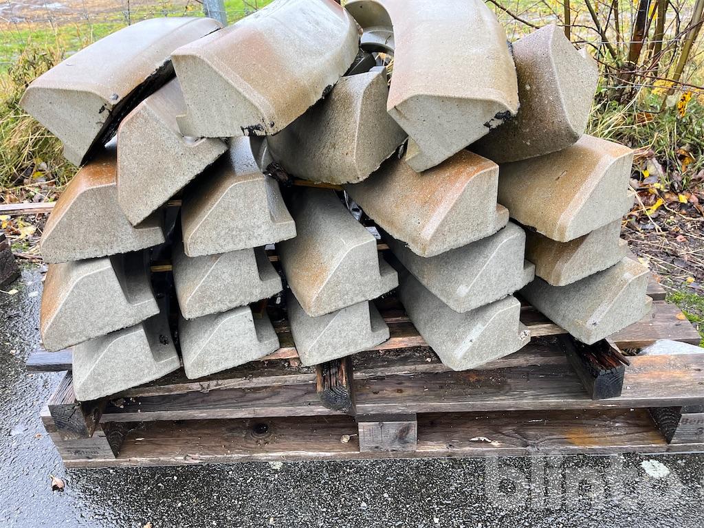 Kantsten 100st - Raka och konvexa | Blinto auktioner