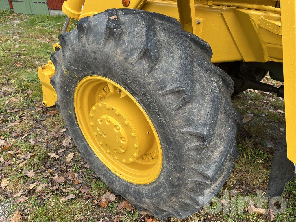 Traktorgrävare - BM 616B/646 | Blinto auktioner