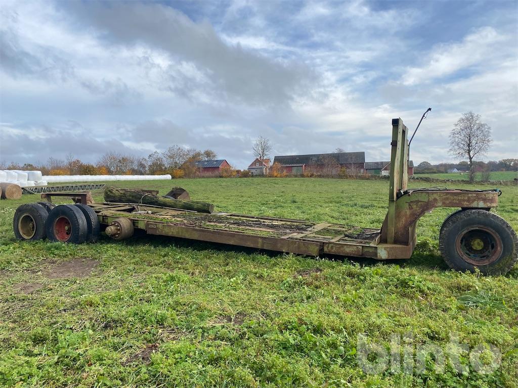 Kärra/Vagn - 7,8 m 2,30 bred total bredd: 3,70 | Blinto auktioner