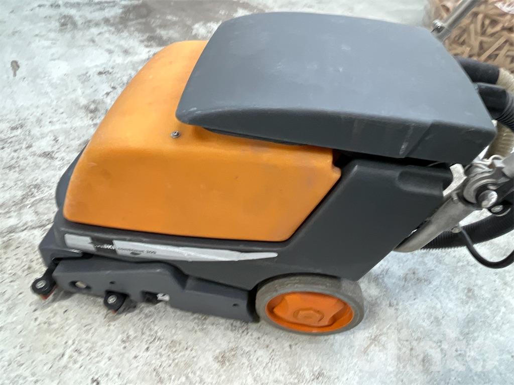 Skurmaskin - TASKI combimat 300 | Blinto auktioner