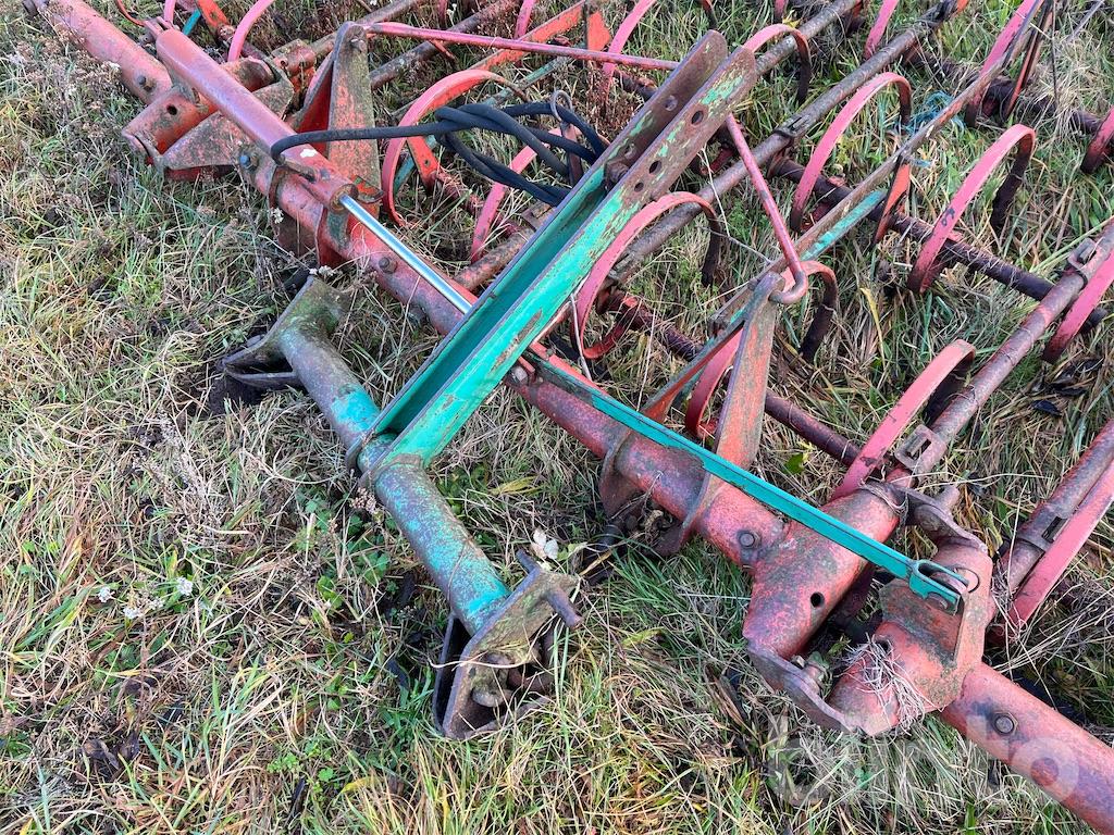 Buren Harv - Kverneland c-pinne | Blinto auktioner