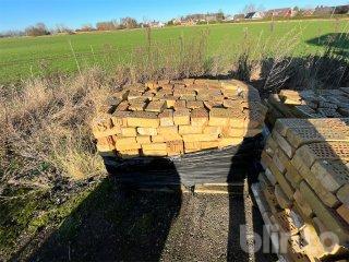 Gul tegelsten - Ca 30 pallar | Blinto auktioner