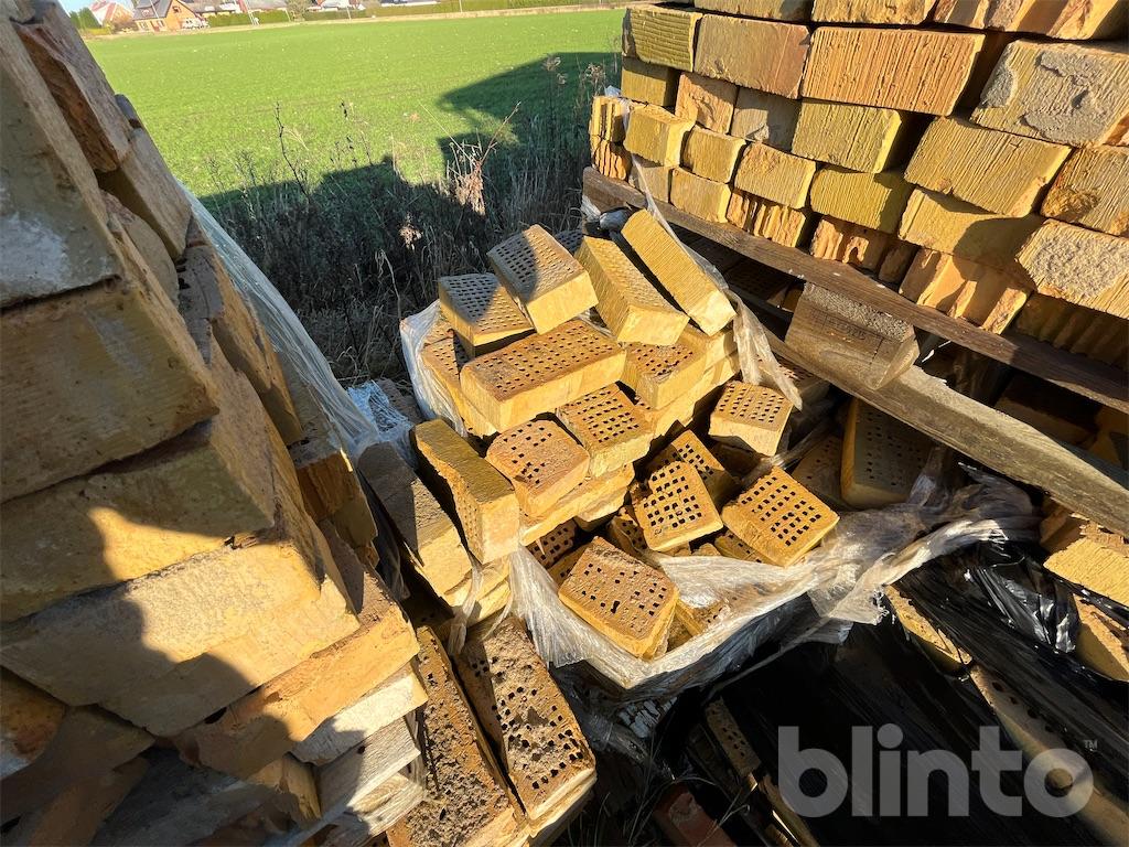 Gul tegelsten - Ca 30 pallar | Blinto auktioner